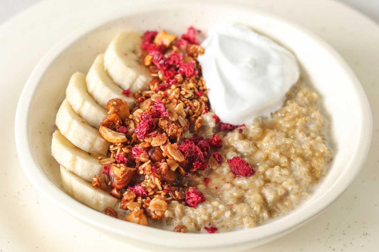 Creamy Coconut and Cashew Quinoa Porridge – Kiwi Quinoa